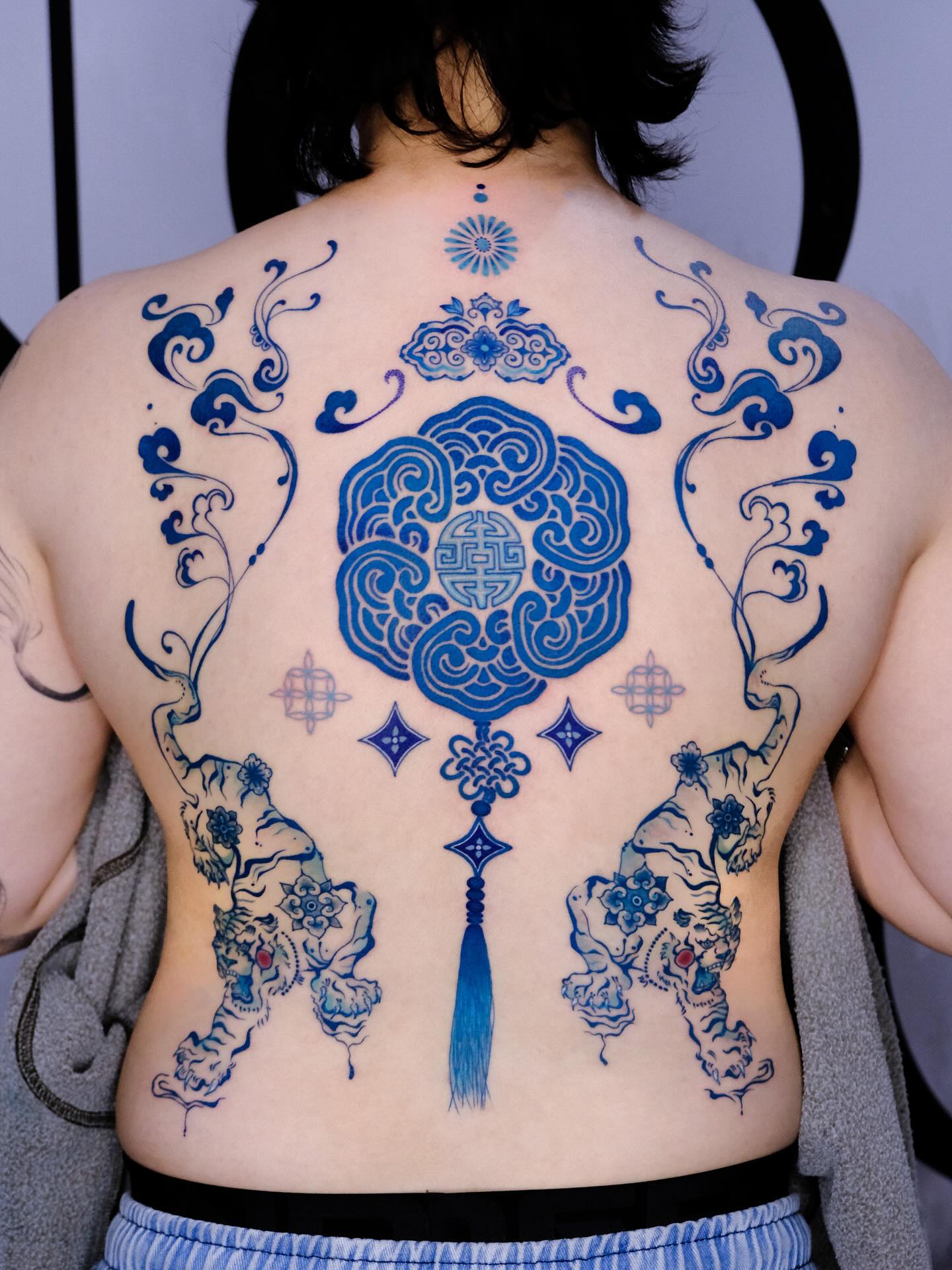 70+ Feminine Back Tattoos That Are Elegant, Beautiful, and Stylish