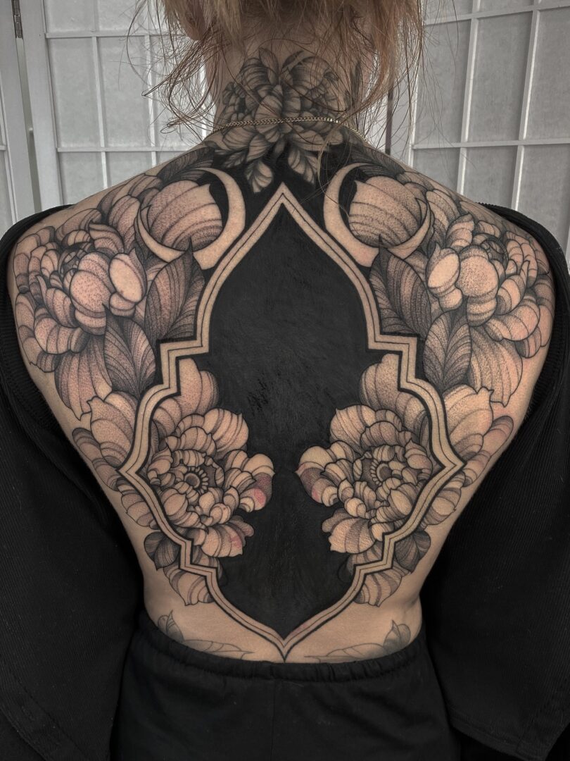 70+ Feminine Back Tattoos That Are Elegant, Beautiful, and Stylish