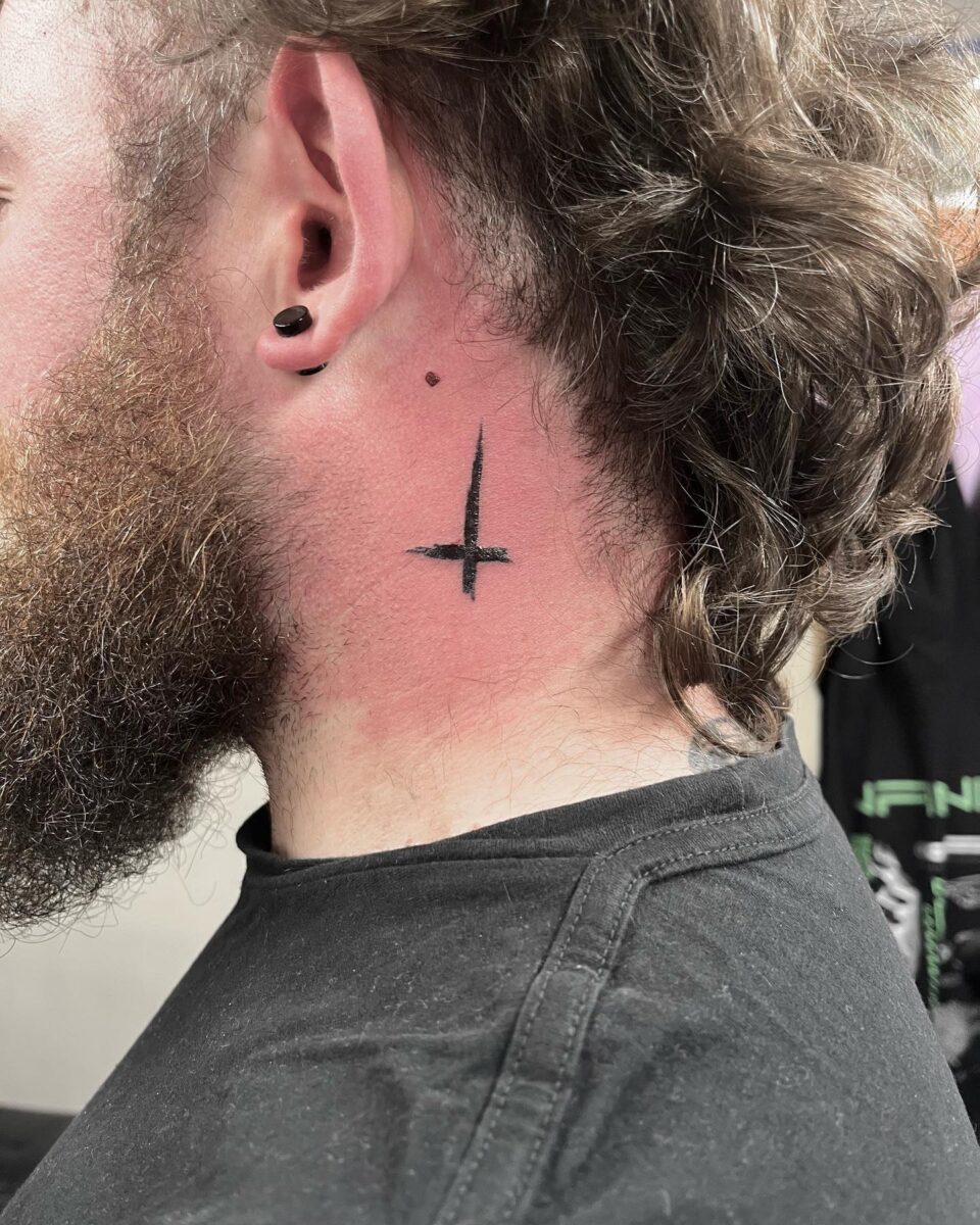 25+ Behind the Ear Tattoo Ideas for Men Who Love Subtle Ink
