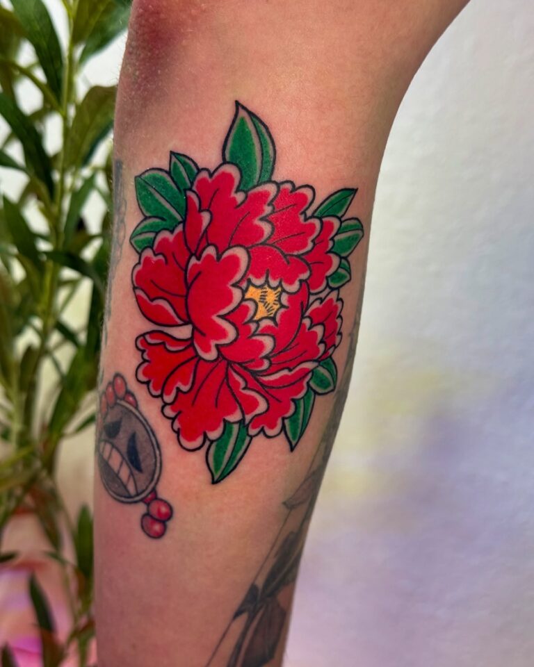 45+ Japanese Peony Tattoo Designs for Bravery, Honour, and Good Fortune