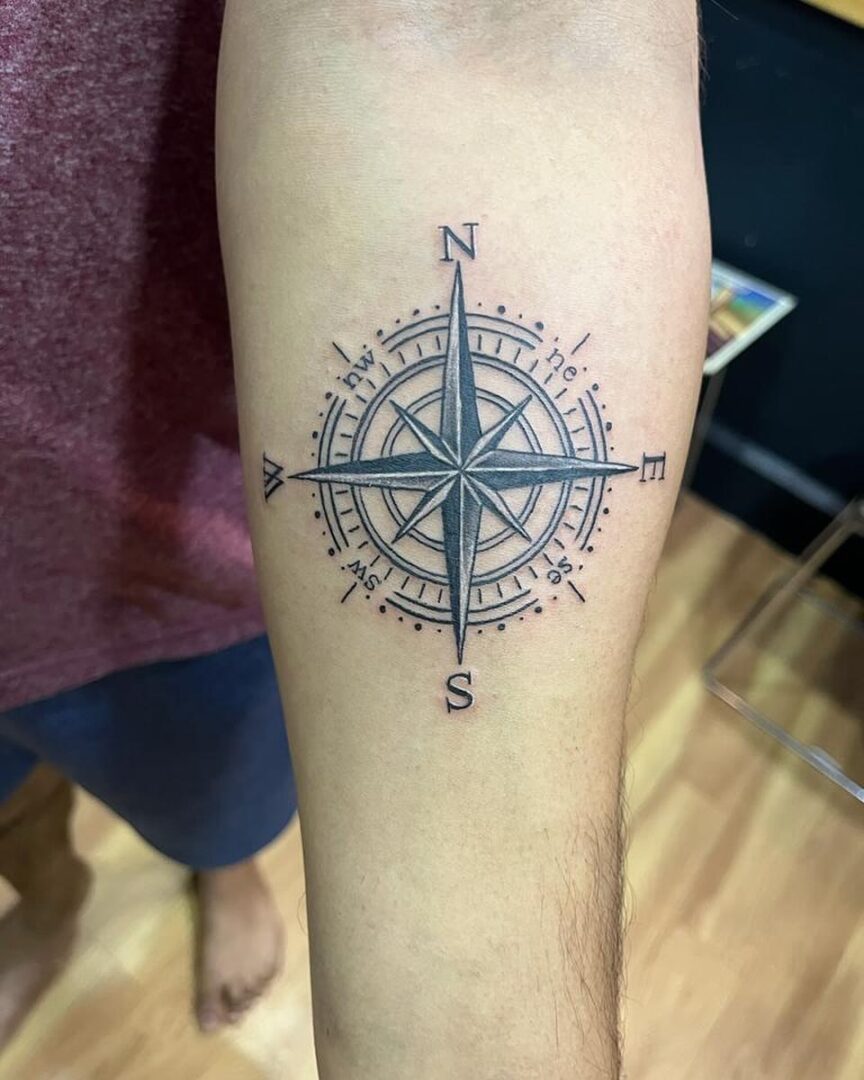85+ Timeless and Meaningful Compass Tattoo Design Ideas