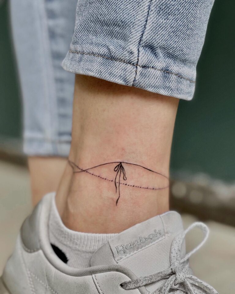 60+ Beautiful Ankle Bracelet (Anklet) Tattoos for a Feminine Touch