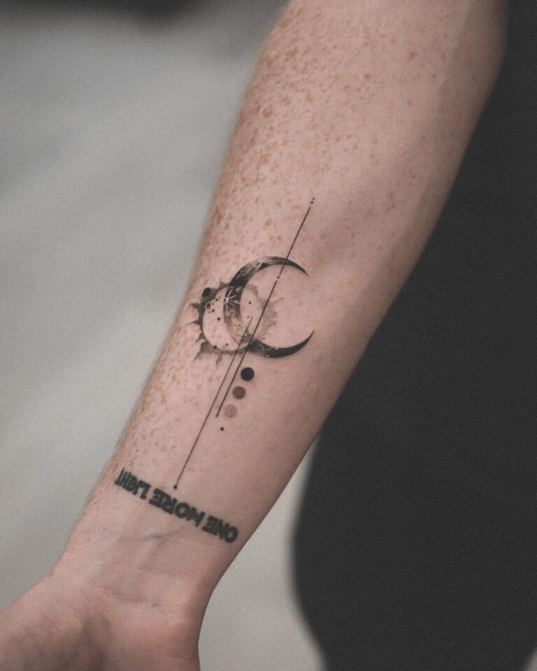 65+ Stunning Moon Tattoo Ideas for a Mystical Look