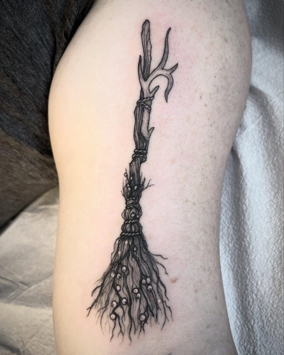 45+ Witchy Tattoos That Capture Mystery, Power, and Magic