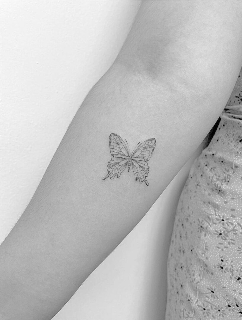 50+ Monarch Butterfly Tattoos That Are Beautiful and Full of Meaning