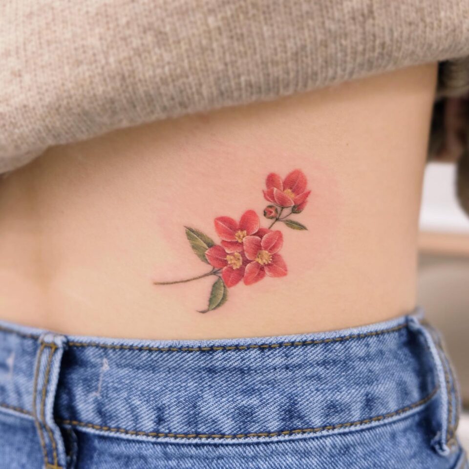 40+ Waist Tattoos for Women That Are Sexy, Chic, and Stylish