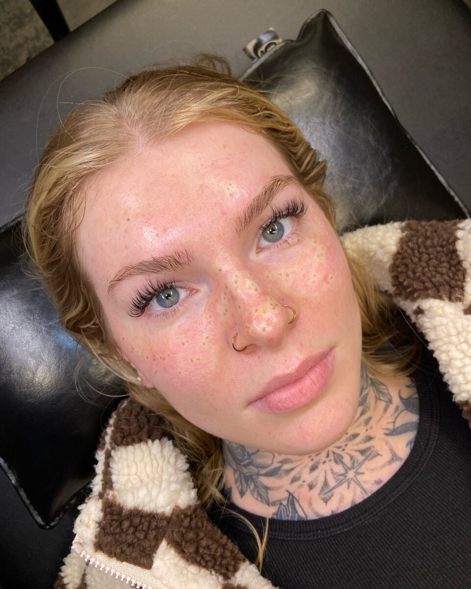 25 Cute Freckle Tattoo Ideas for a Natural Look & Subtle Beauty