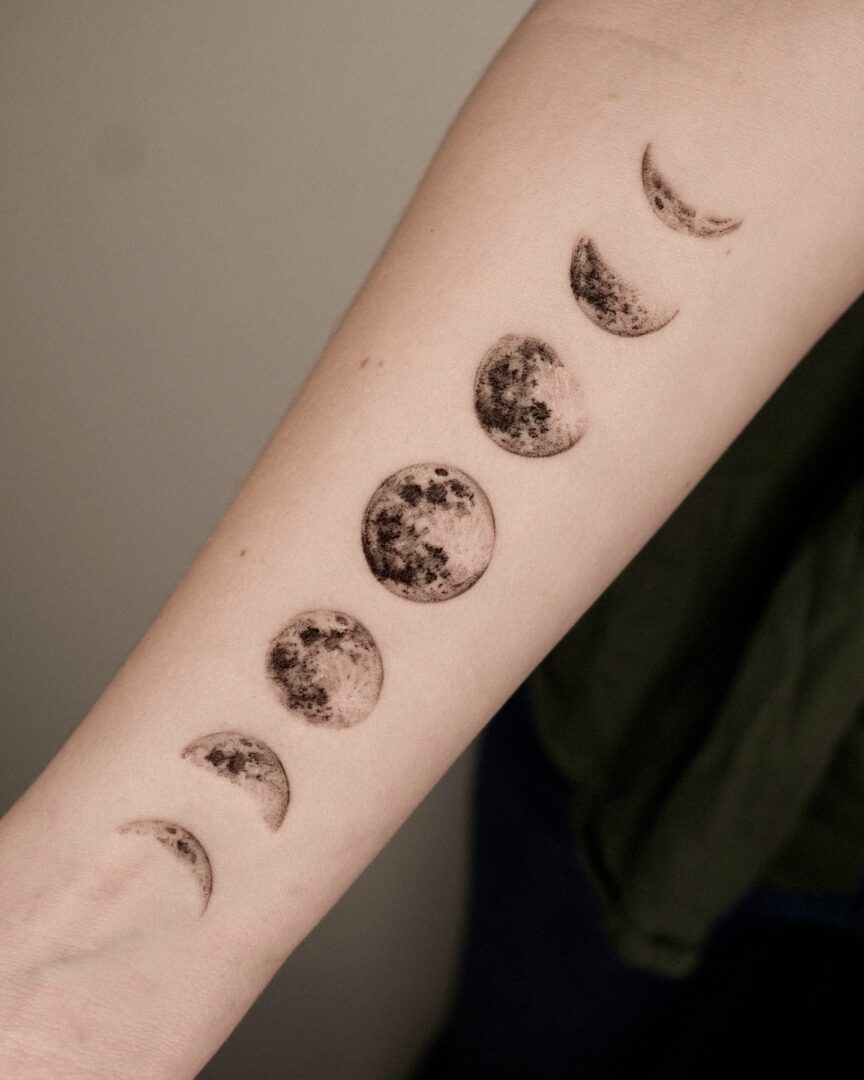 65+ Stunning Moon Tattoo Ideas for a Mystical Look