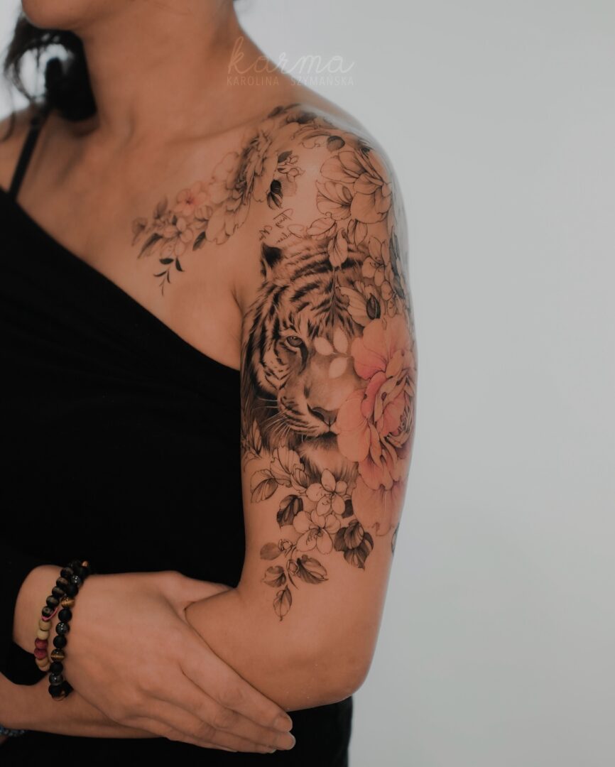 75+ Stunning Upper Arm Tattoo Ideas for Women