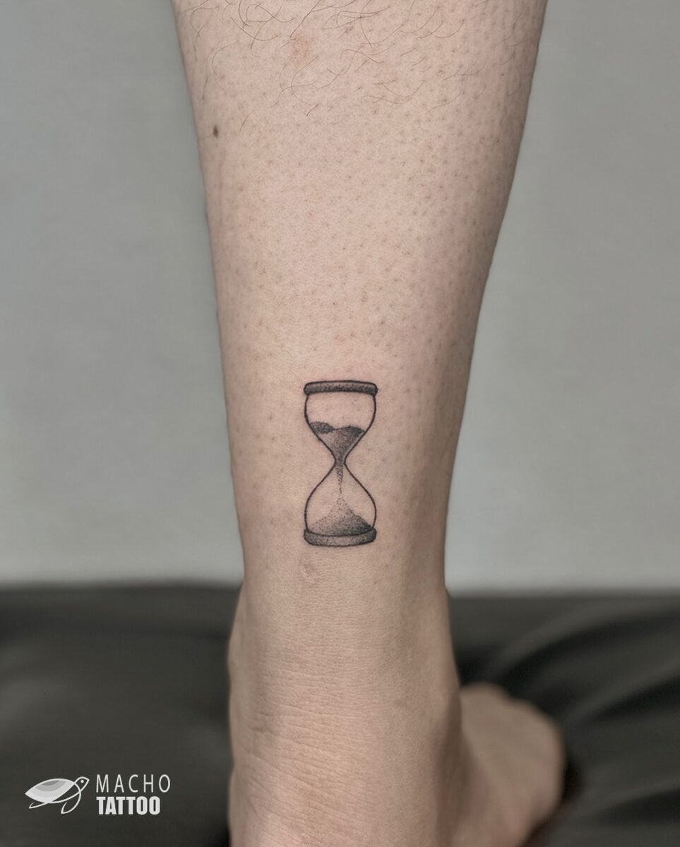 55+ Hourglass Tattoo Ideas with Meaning for Thoughtful Ink Lovers