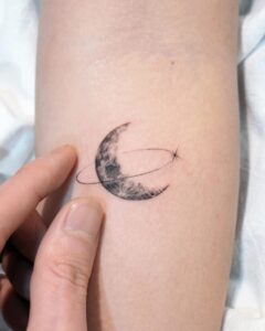 65+ Stunning Moon Tattoo Ideas for a Mystical Look