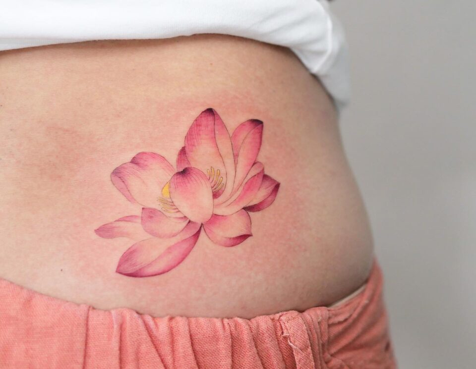 40+ Waist Tattoos for Women That Are Sexy, Chic, and Stylish