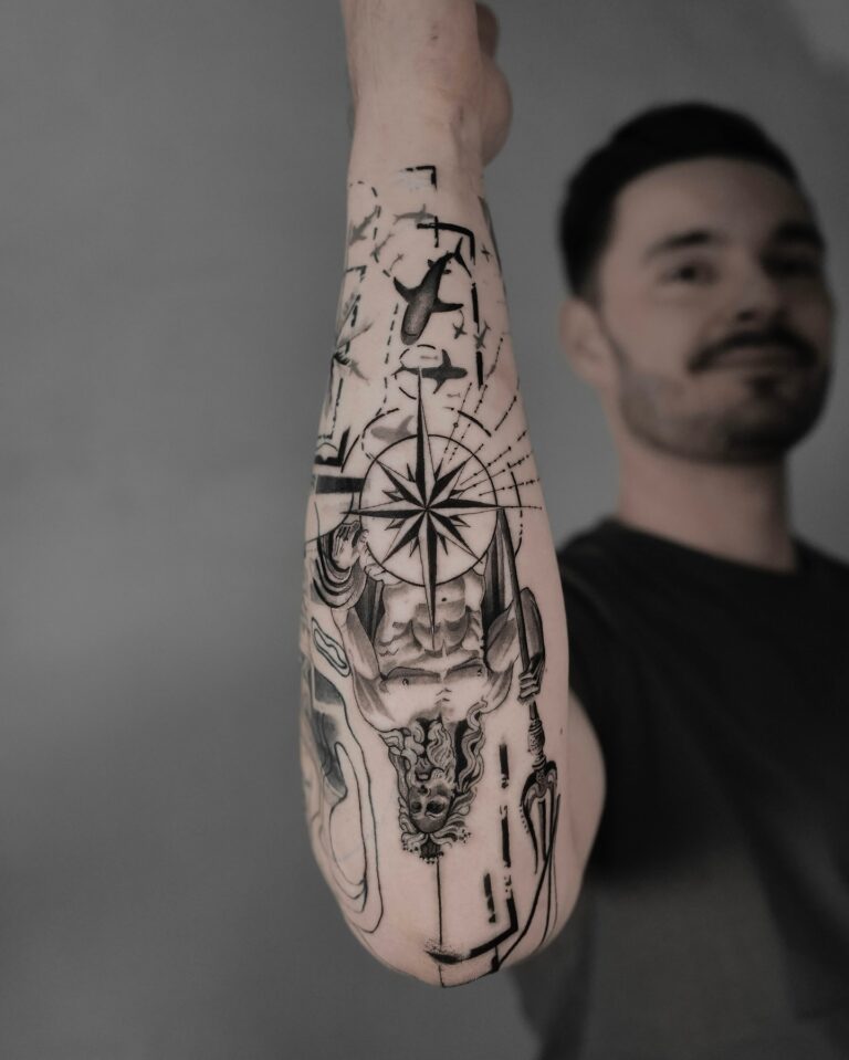 85+ Timeless and Meaningful Compass Tattoo Design Ideas