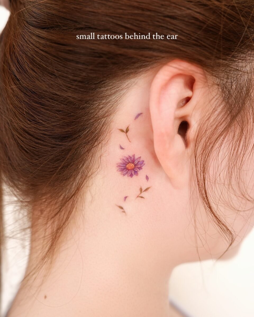 35+ Small Behind the Ear Tattoos for Women That Are Stylish