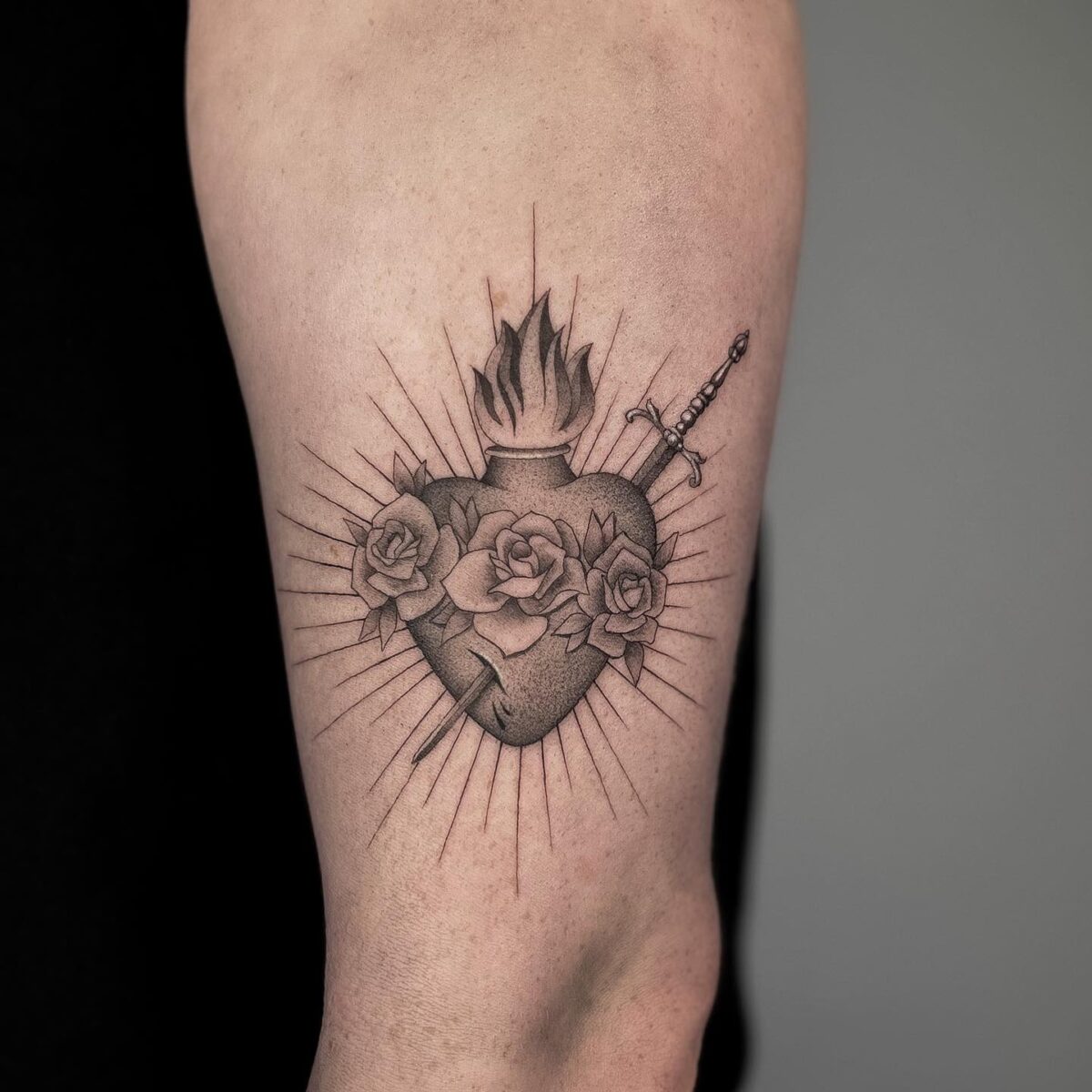 65+ Sacred Heart Tattoo Designs with Meanings