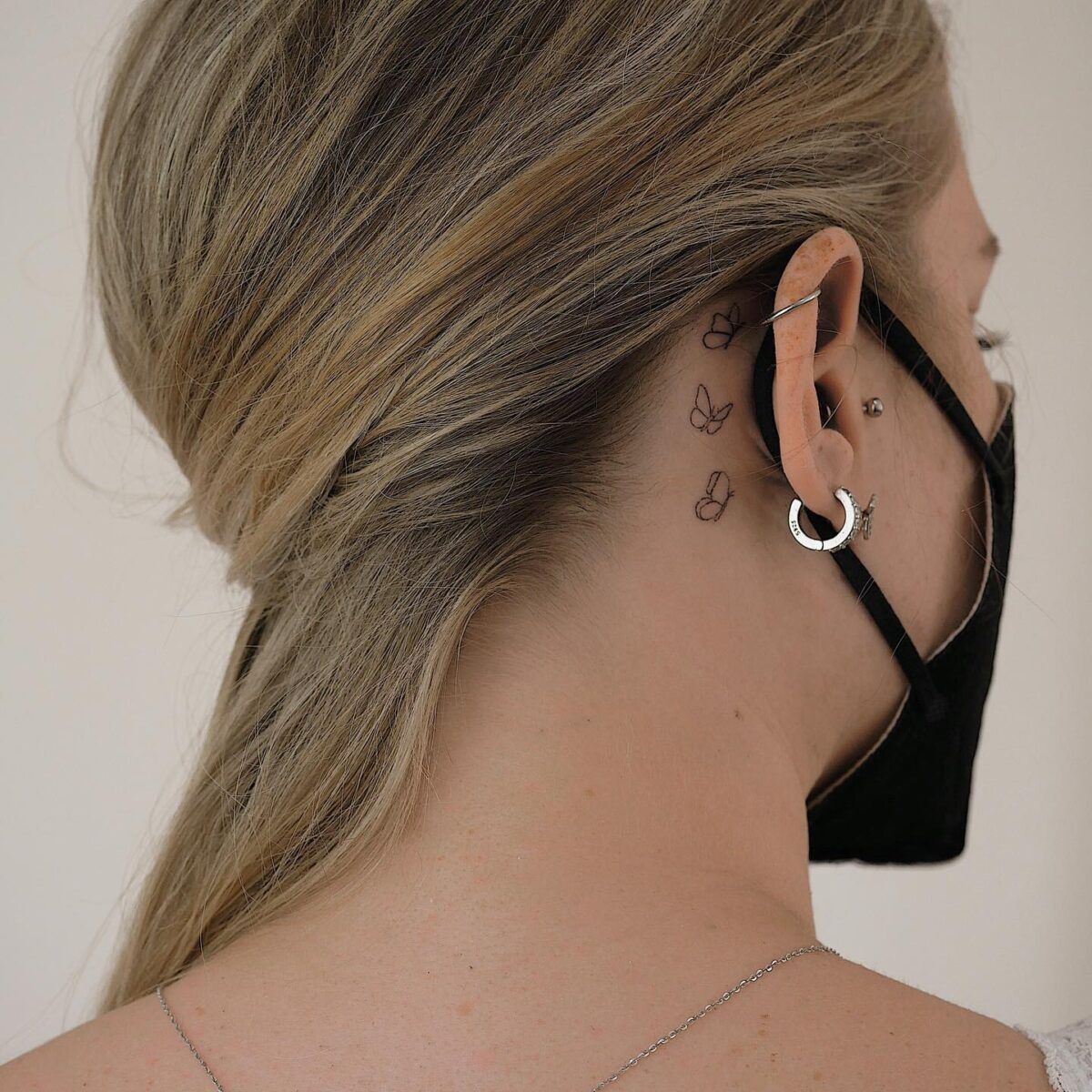 35+ Small Behind the Ear Tattoos for Women That Are Stylish
