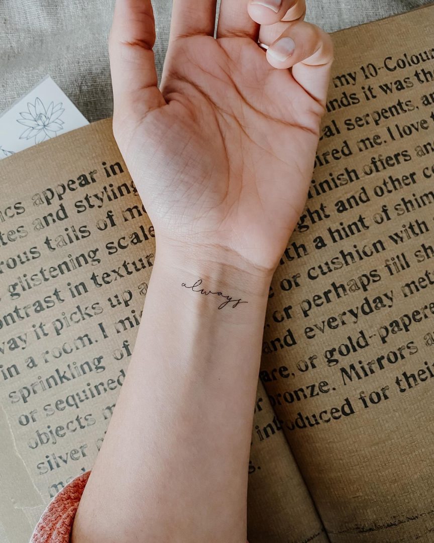 27+ Tiny Wrist Tattoos Perfect for a Minimal Look