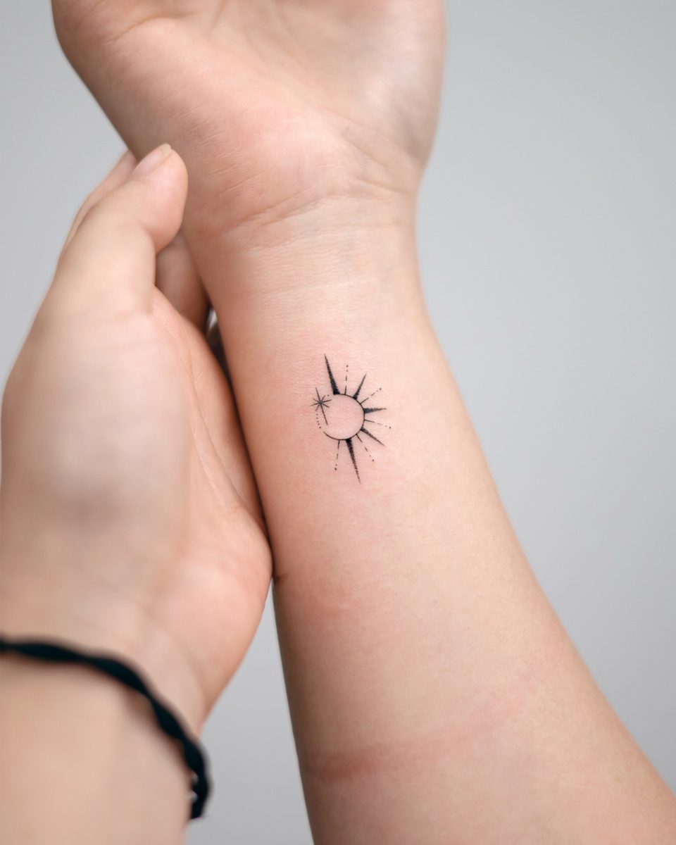 27+ Tiny Wrist Tattoos Perfect for a Minimal Look