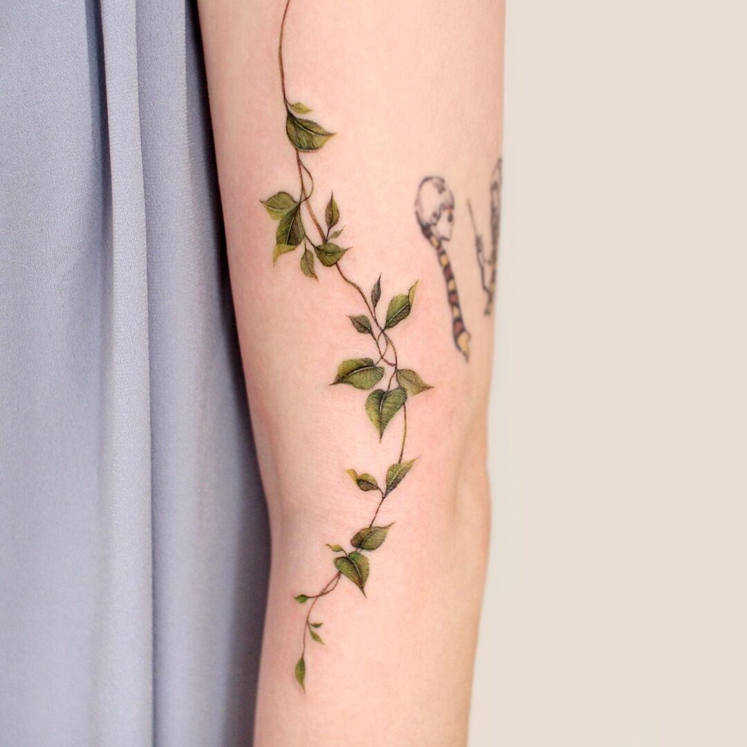 50+ Flowing Vine Tattoos That Are Elegant, Natural, and Full of Meaning
