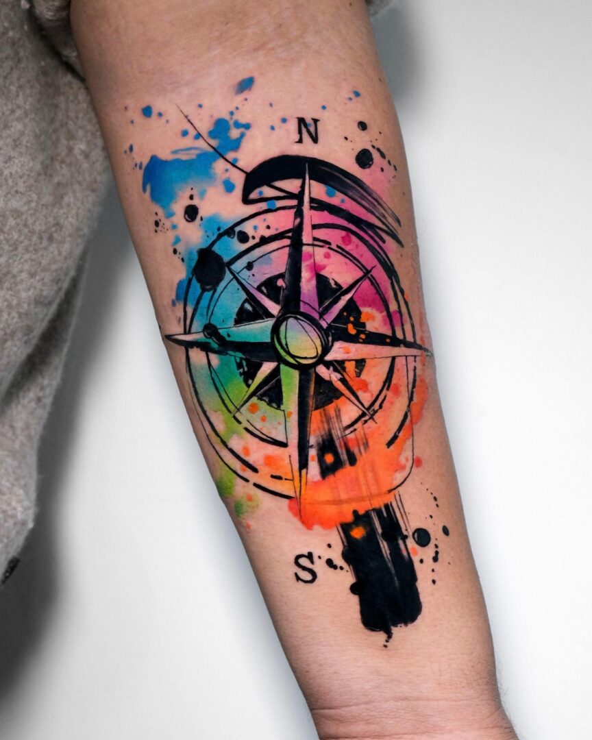 85+ Timeless and Meaningful Compass Tattoo Design Ideas