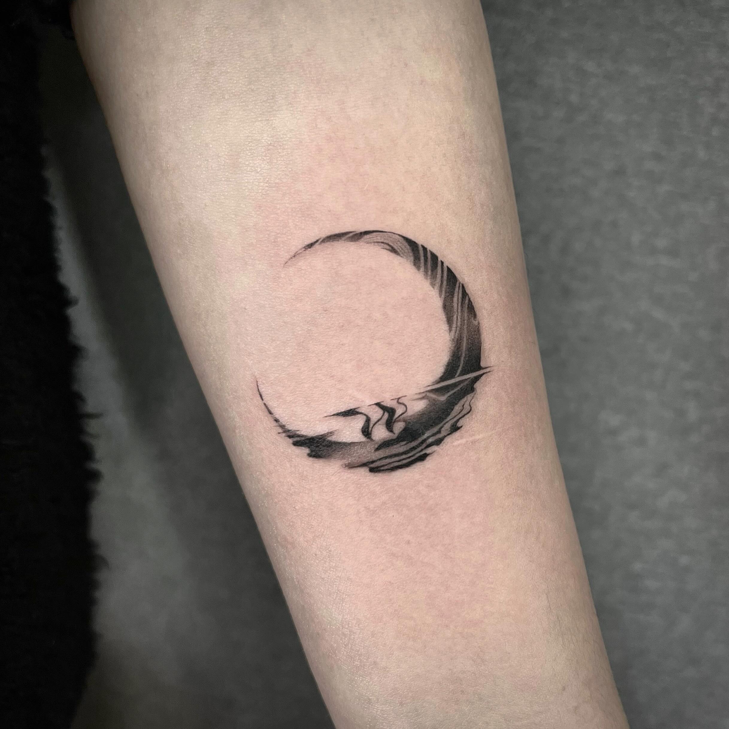 65+ Stunning Moon Tattoo Ideas for a Mystical Look