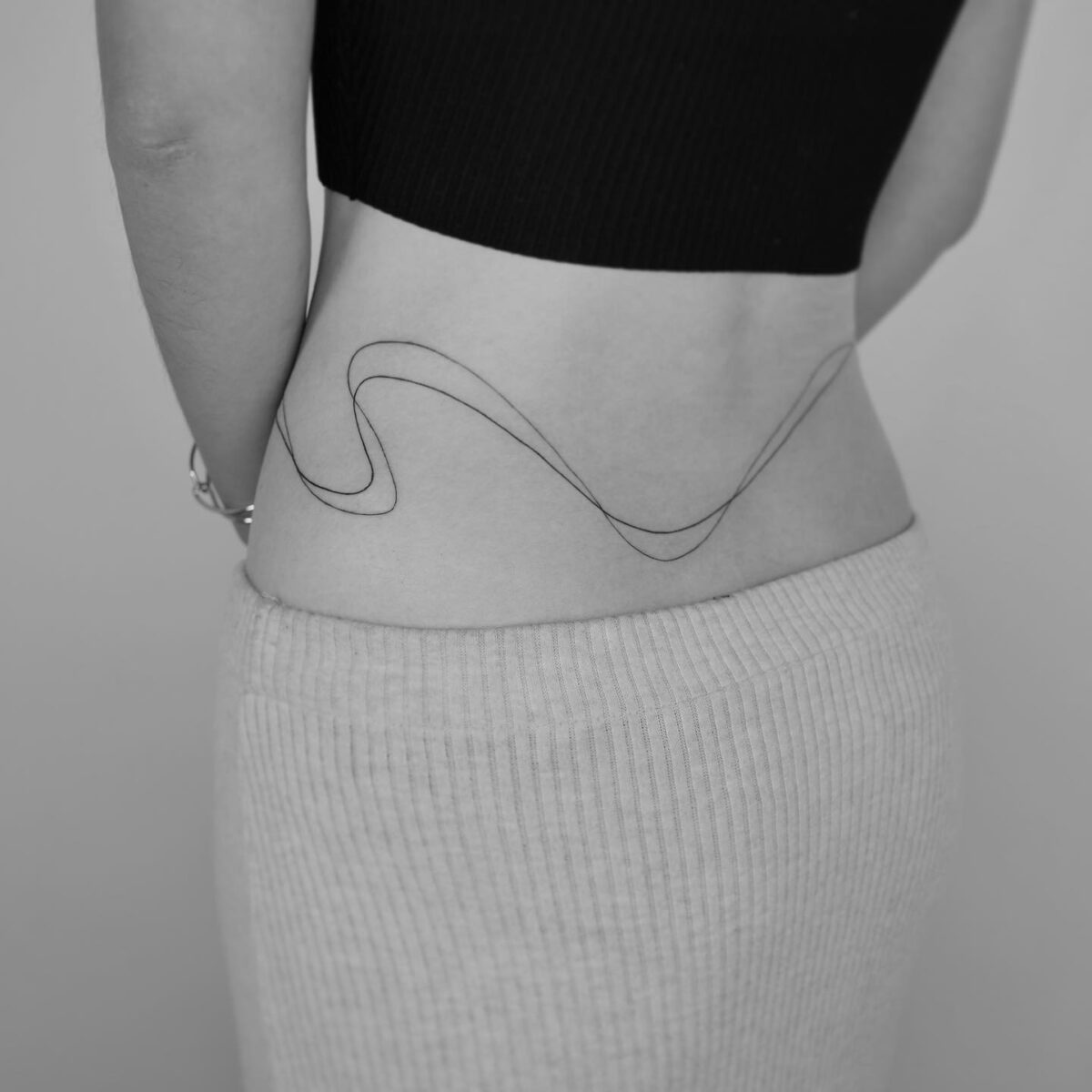40+ Waist Tattoos for Women That Are Sexy, Chic, and Stylish
